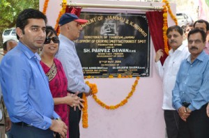 Dewan lays foundation of Chiryai Tourism Development Project - Daily Excelsior