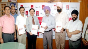 Chandigarh University launches ‘Prospectus-2013’ - Daily Excelsior