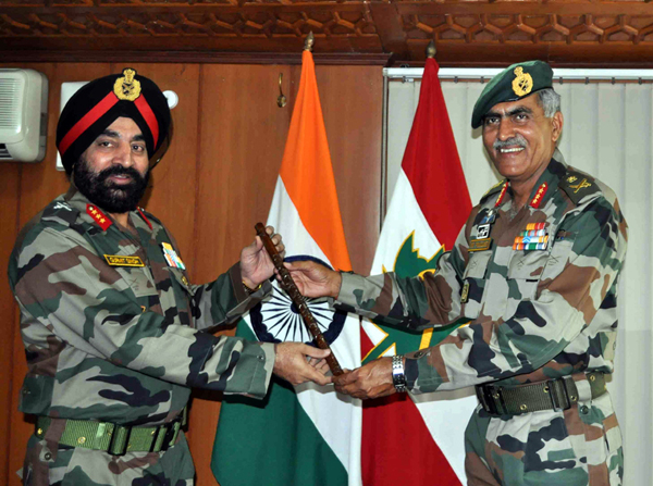 Lt Gen Singh takes over as GOC 15 Corps - Daily Excelsior