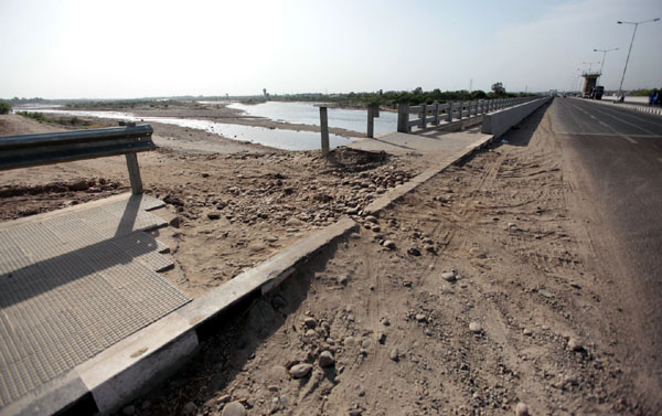 R&B Deptt indulging in 'encroachment' along 4th Tawi Bridge to benefit ...