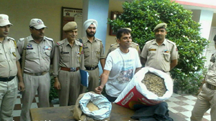 Notorious narco smuggler arrested with 25 kg bhukki - Daily Excelsior