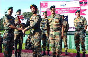 Dah Division flags off trekking expedition - Daily Excelsior
