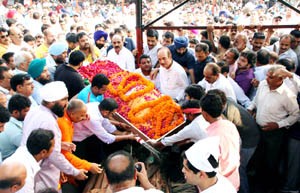 Mortal remains of Janak Raj Gupta consigned to flames - Daily Excelsior