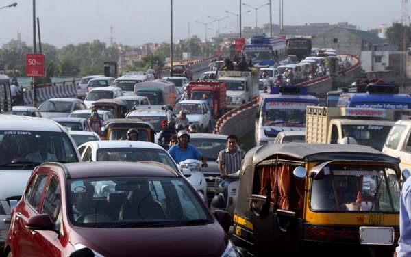 Jammu facing worst ever traffic chaos - Daily Excelsior