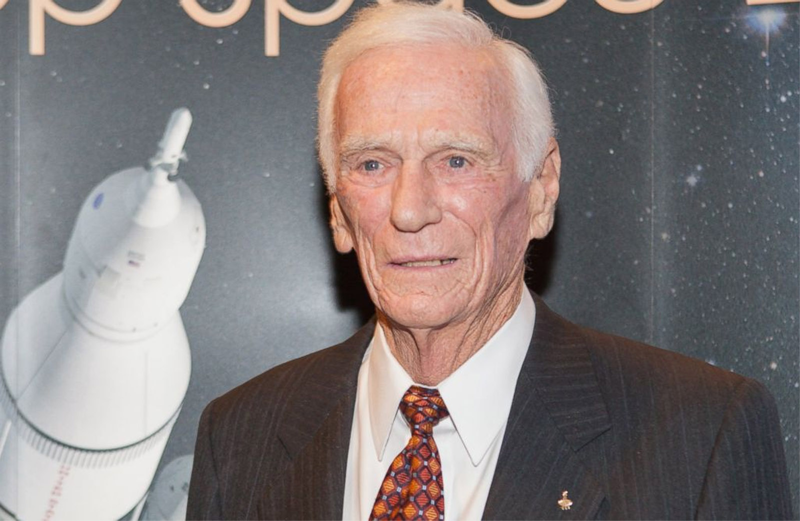 Gene Cernan, last astronaut to walk on the moon, dies at 82 - Daily ...