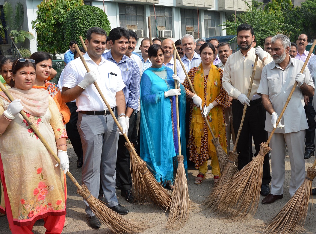 JCC Bank, SISSO observe 'Swachhata Hi Seva' campaign - Jammu Kashmir ...