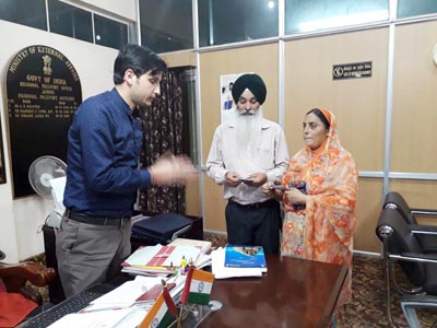 RPO hands over passport to Navneet’s parents - Daily Excelsior