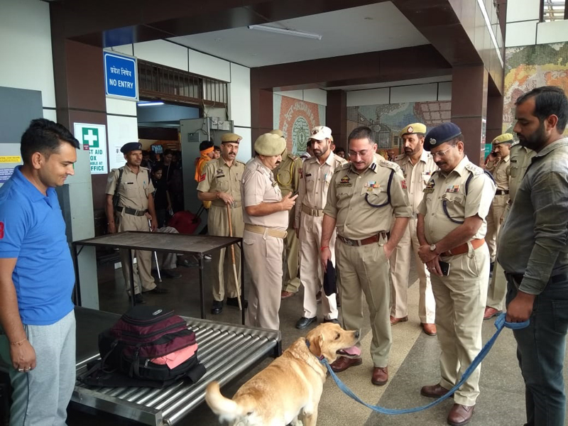 SSP reviews security at Railway Station Katra - Daily Excelsior