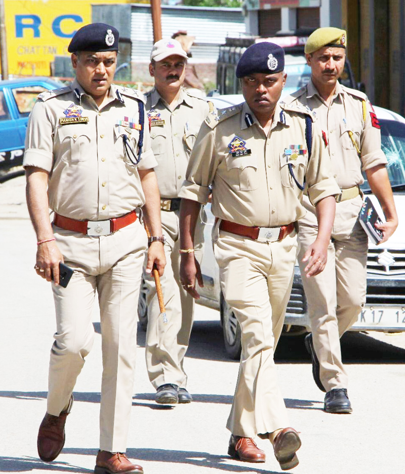 IGP takes stock of ongoing search operation at encounter site - Jammu ...