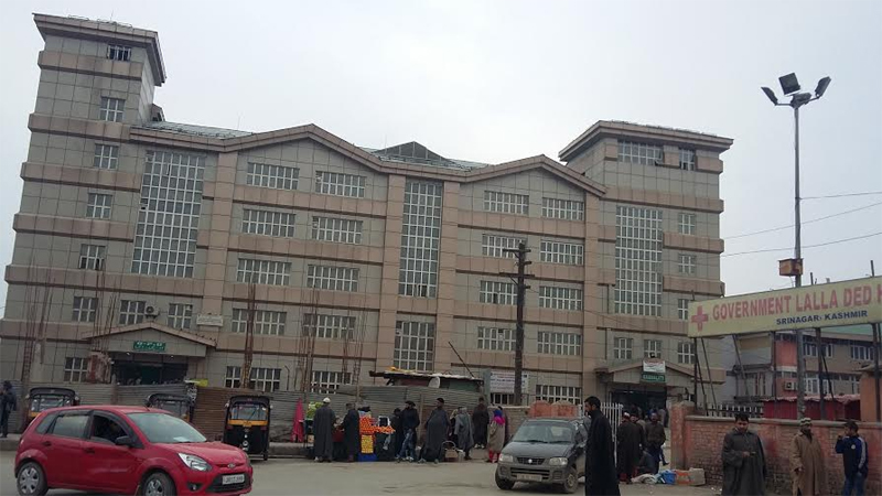 Up on toes, LD hospital catering to huge patient rush - Daily Excelsior