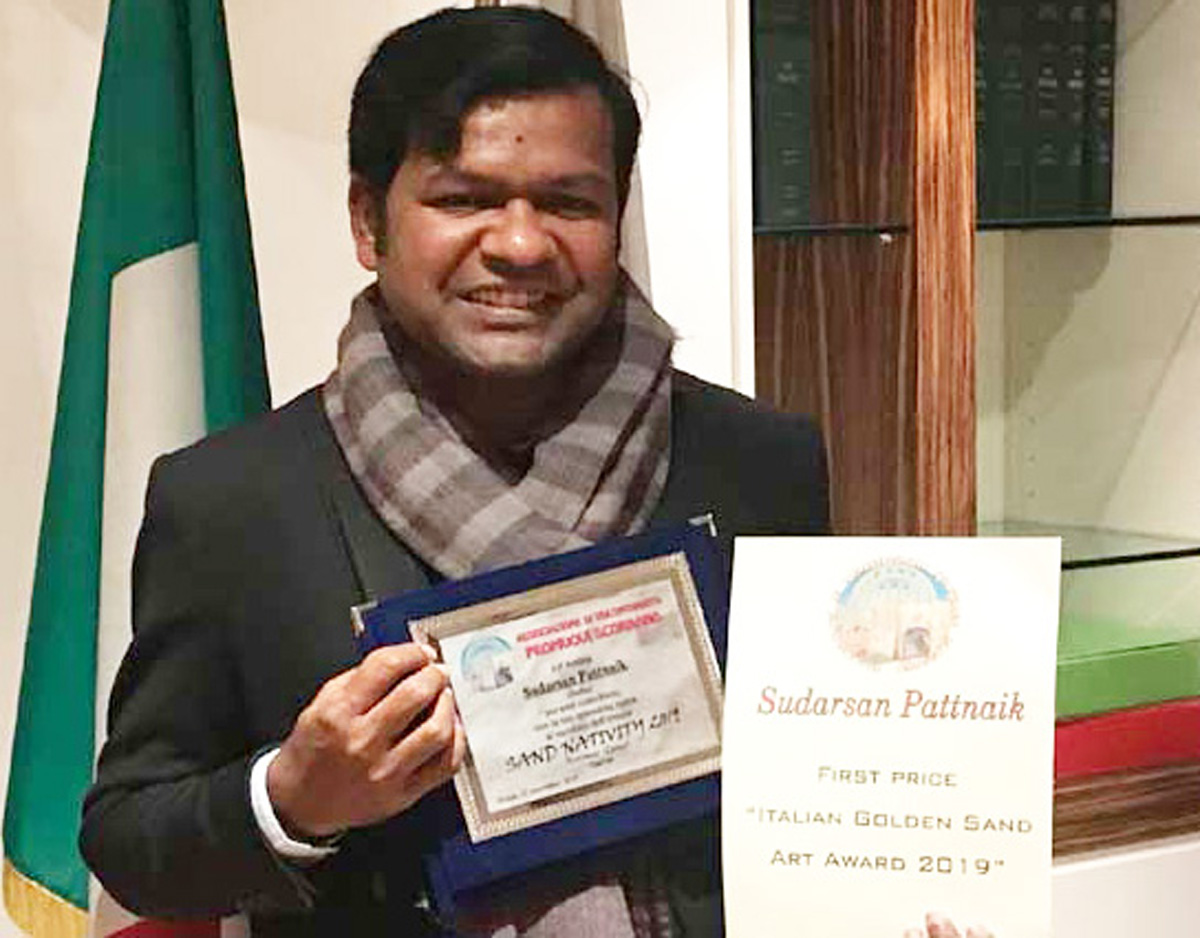 Sand artist Sudarsan Pattnaik receives Italian Sand Art Award - Jammu ...
