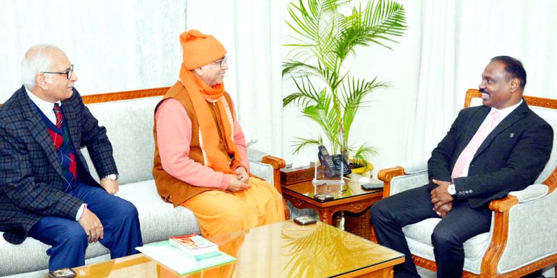 Ladakh MP, Ramakrishna Mission delegation call on Lt Governor - Jammu ...