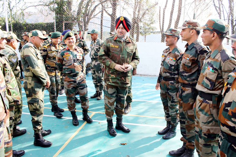 Army Commander Northern Command Lt Gen Ranbir Singh interacting with ...