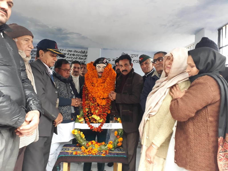 DCC president Dr M L Sharma, ex-MLC Subash Gupta and others paying ...