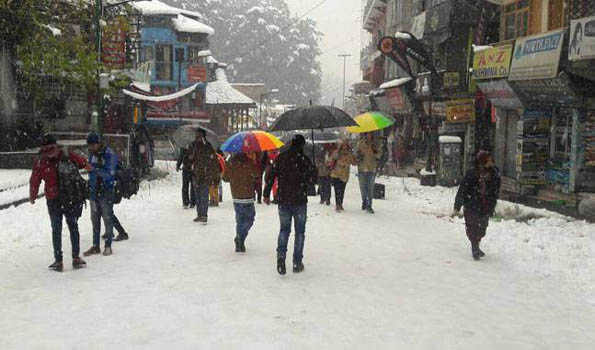 High reaches of HP experience light snowfall, Shimla at minus -2 deg C