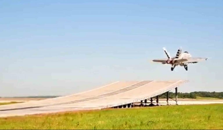 Super Hornet fighter jet performs ski-jump launch in US, Indian embassy ...