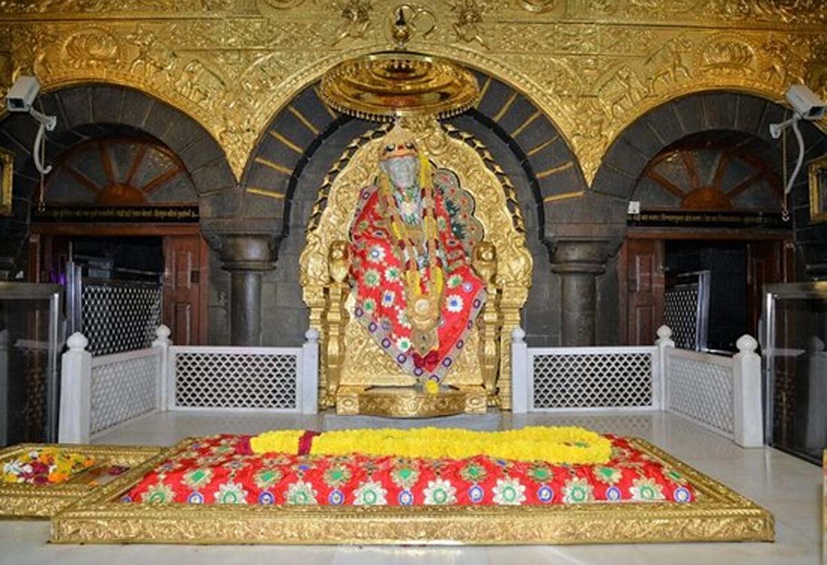 Devotee numbers rise, Shirdi trust bats for prior booking - Daily Excelsior