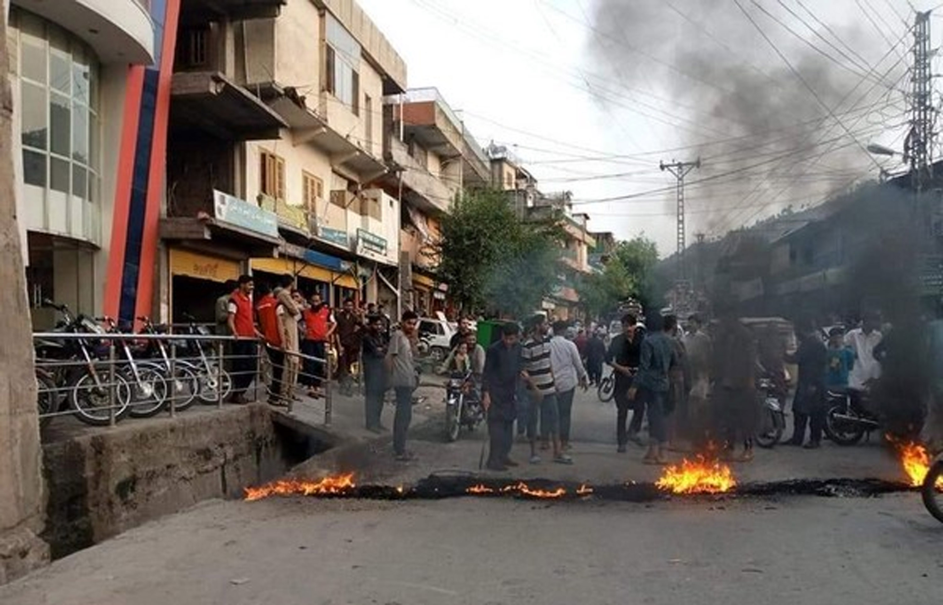 PoJK residents protest high electricity bills, demands relief from ...