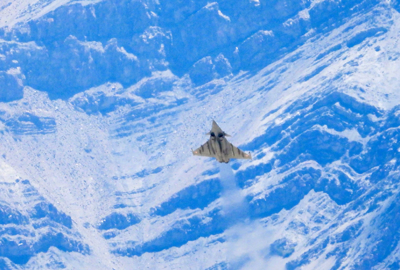 IAF fighter jet Rafale flying near the mountains of Leh on Monday. (UNI ...