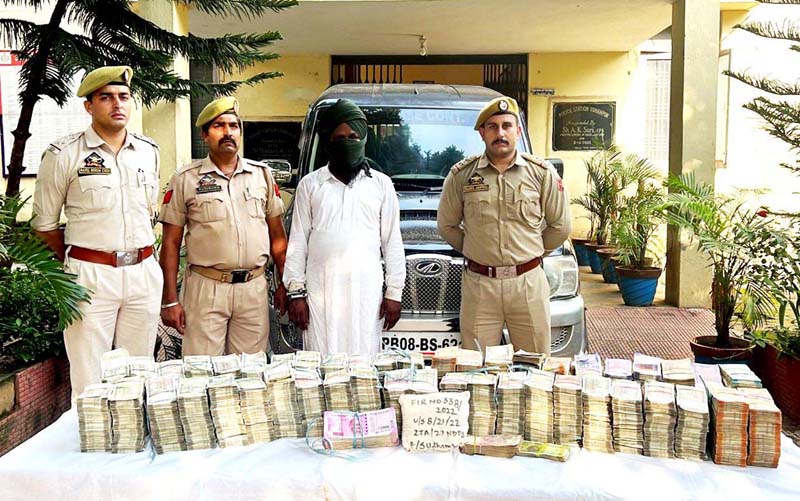 Major narco trade racket involving Kashmir, Punjab smugglers busted ...