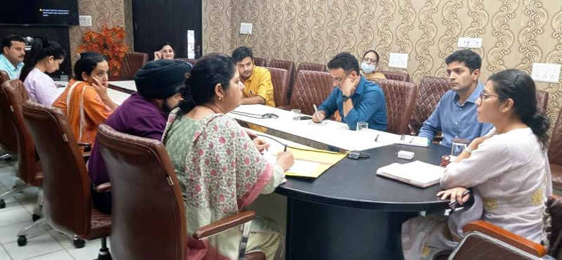 DC Jammu reviews progress of works under SBM-G - Daily Excelsior