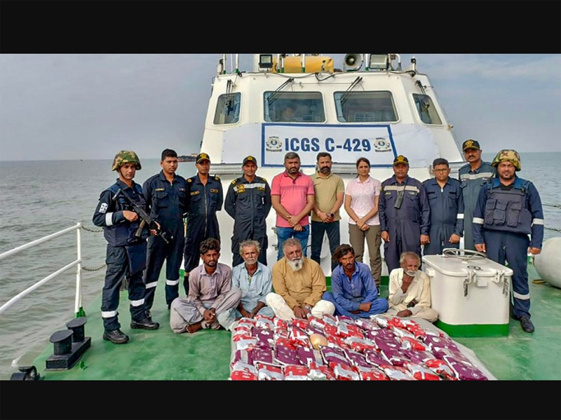Heroin worth Rs 350 cr seized from Pak boat - Jammu Kashmir Latest News ...