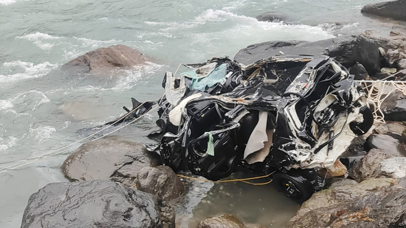 Car’s wreckage, body recovered - Daily Excelsior