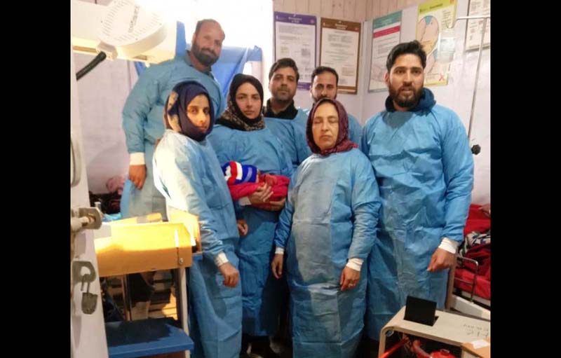 Doctor manages delivery of baby in Keran PHC using WhatsApp - Daily ...