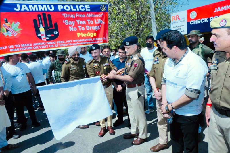 Pathak flags off rally in Akhnoor, asks youth to stay away from drugs ...