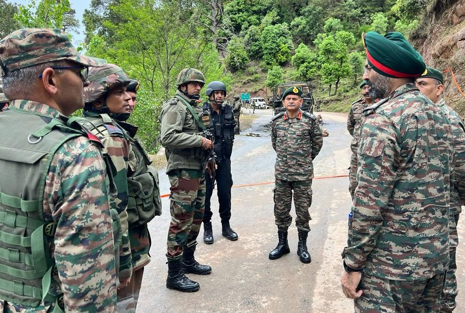 Northern Army Commander Visits Terror Attack Site In Poonch, Reviews Security - Jammu Kashmir ...
