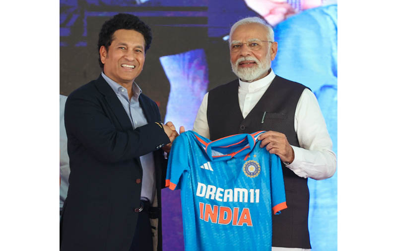 Pm Narendra Modi along with Sachin Tendulkar during foundation stone ...
