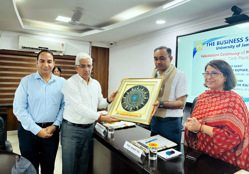 JU felicitates MBA students selected through Campus Placement Drive ...