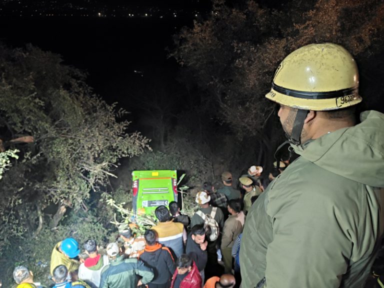 One killed, 17 injured in Manda accident; LG aggrieved - Daily Excelsior