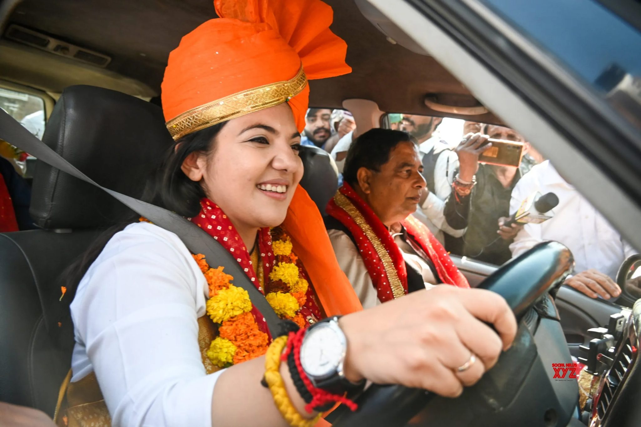 Nagrota Bypoll: BJP's Devyani Youngest Candidate, Vows To Fulfil Father Devender Singh Rana's ...