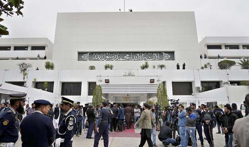 Pakistanis vote in bypolls for 13 seats amid tight security - Daily ...