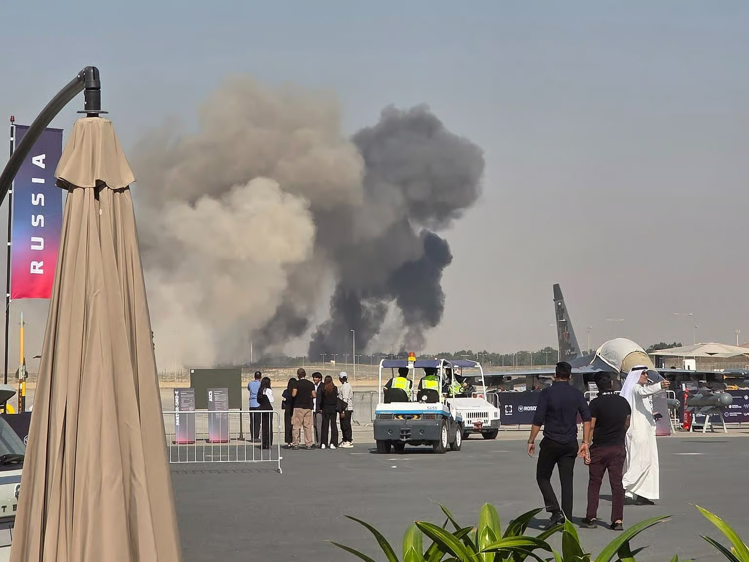 Indian Fighter Jet Tejas Crashes At Dubai Air Show - Daily Excelsior