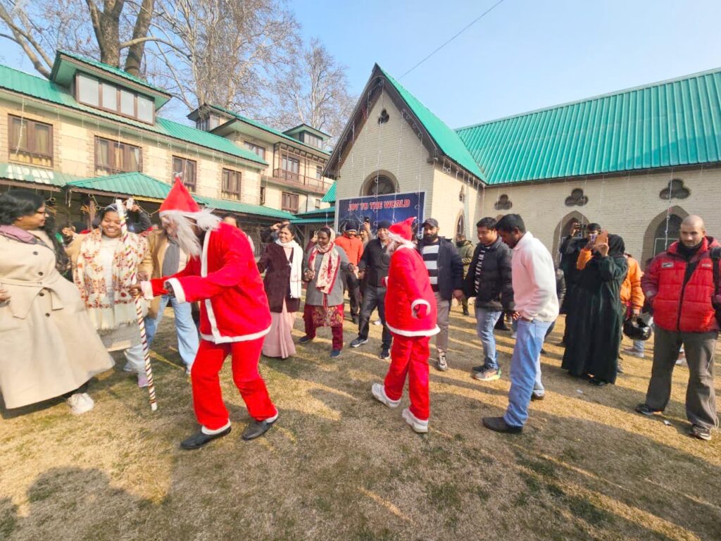 Christmas Celebrated With Decked-Up Churches In Kashmir; People Pray ...