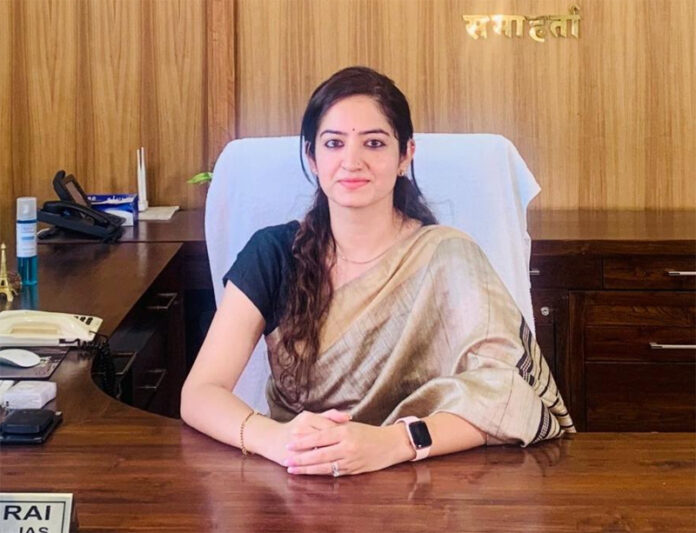 DC Udhampur reviews implementation of PM Shram Yogi Maandhan scheme ...