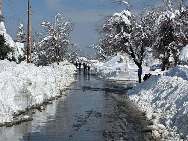 Weather improves in Kashmir, night temps dip - Daily Excelsior