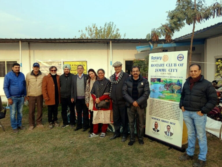 Rotary Club distributes 900 blankets to needy people - Daily Excelsior