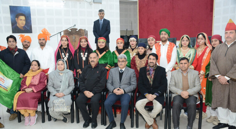 Chief Secy flags off J&K Tableau contingent for Republic Day 2026 ...
