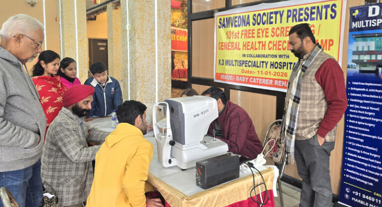 Samvedna Society organizes health-eye screening camp - Daily Excelsior