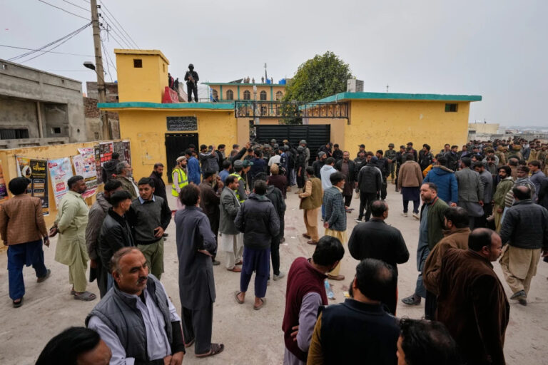 31 Killed, 169 Injured In Suicide Attack At Shia Mosque In Pakistan's ...