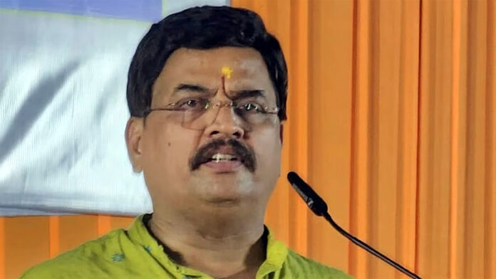 Savarkar's concept of Hindutva aimed at world welfare: Actor Sharad ...