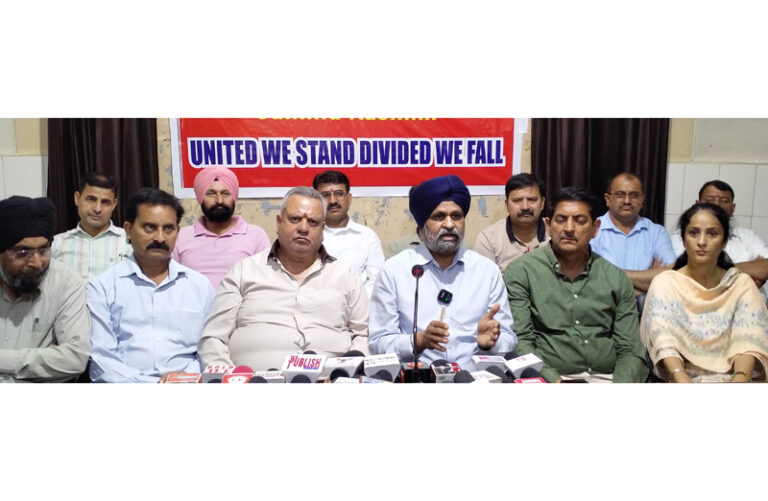 Health employees demand restoration of allowance, warn of agitation ...