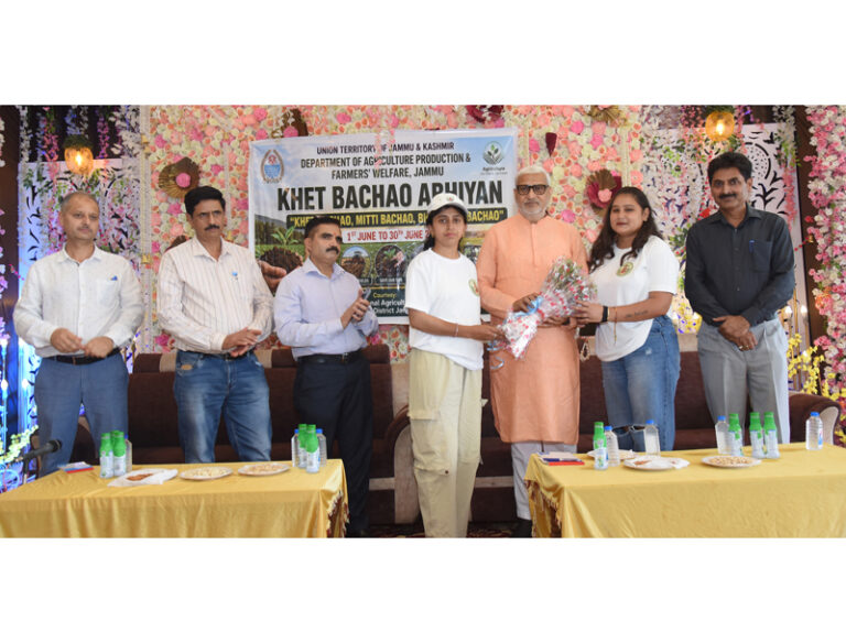 MLA Sham Lal Sharma launches “Khet Bachao Abhiyan” - Daily Excelsior