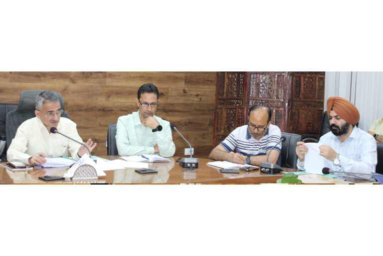 DC Doda reviews HADP, KCC, PM-KISAN progress - Daily Excelsior